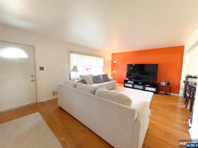 7 Hobart Court