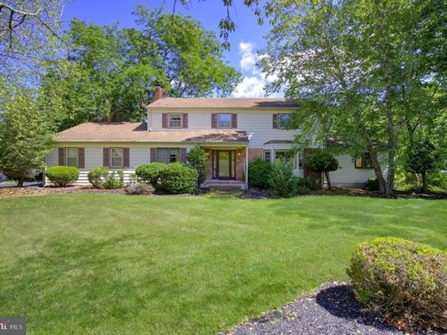 7 Horseshoe Rd, Whitehouse Station, NJ 08889