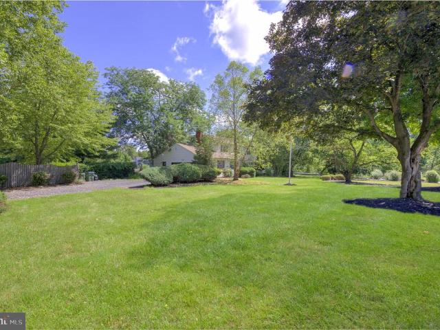 7 Horseshoe Road