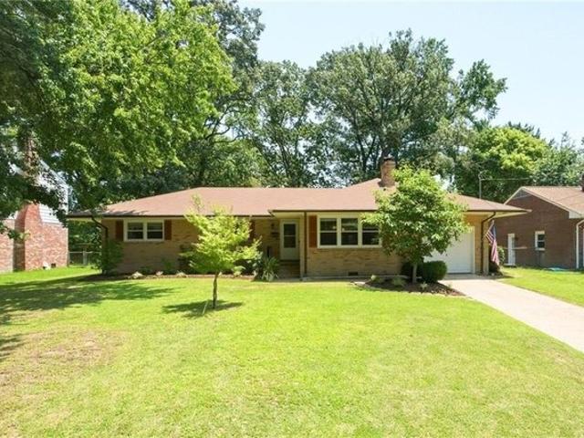 7 Indian Springs Dr, Newport News, VA 23606