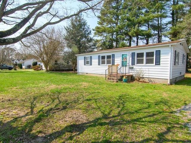 7 Jackson St, Onancock, VA 23417