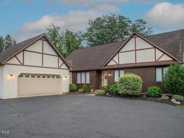 7 James Dr, Waterford, NY 12188