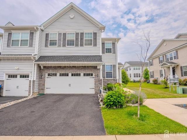 7 Jasmine Dr, Monroe, NJ 08831