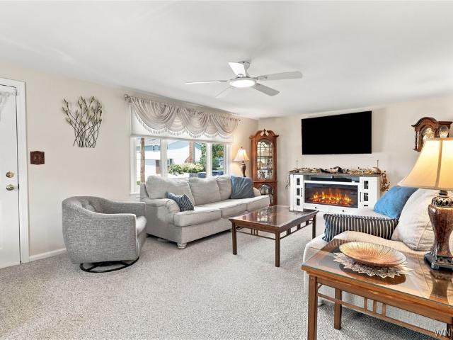 7 Jeffrey Drive