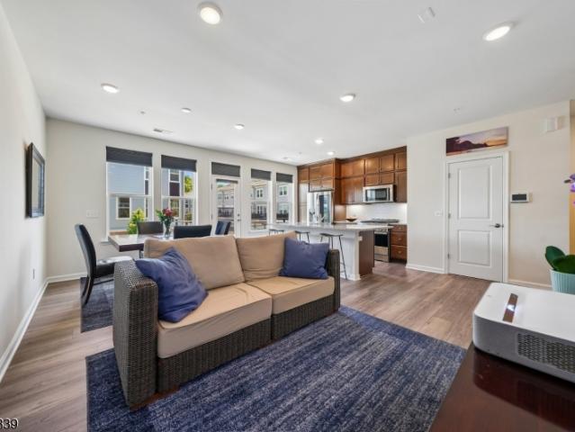 7 Jessica Ln 11202 # 1120