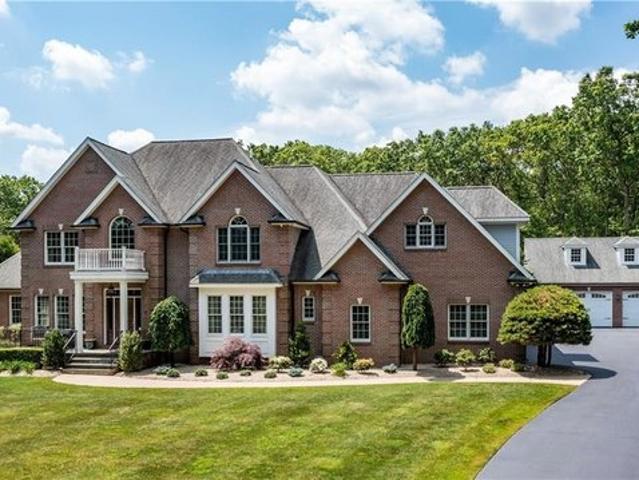 7 Josephine Dr, Smithfield, RI 02917