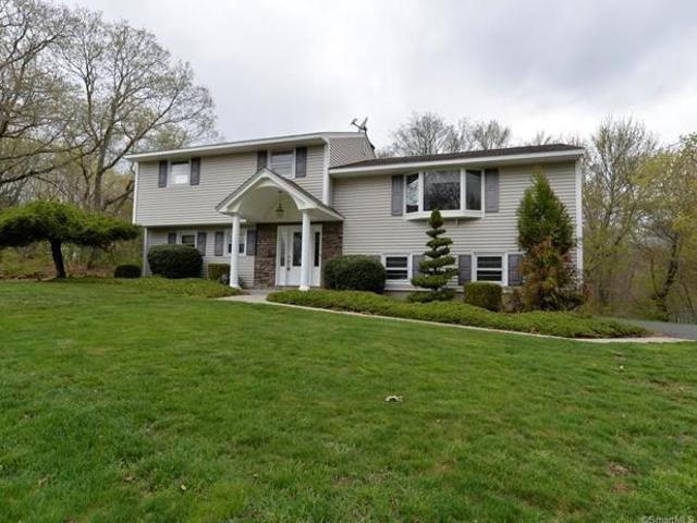 7 Kalko Dr, Wolcott, CT 06716