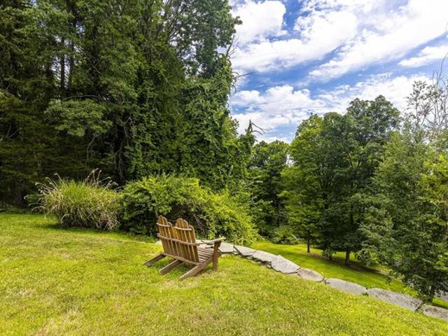 7 Kerr Rd, Rhinebeck, NY 12572