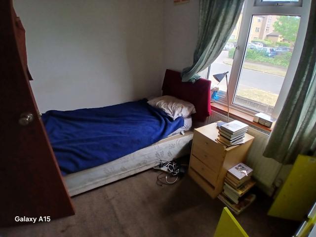 7 keyes road. Da1 5ew. dartford 5 bedroom flat