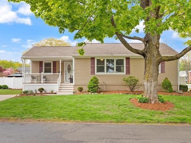7 King St, Reading, MA 01867