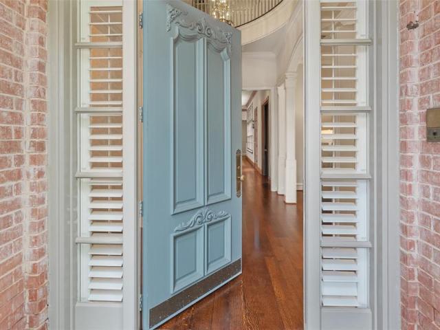 7 Knightwood Court