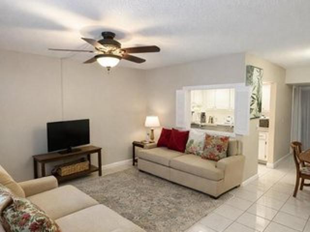 7 Lyndhurst A, Deerfield Beach, FL 33442