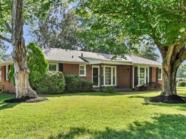 7 Lacy Ln