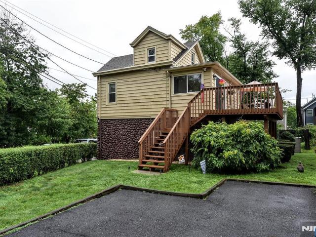 7 Lafayette Place