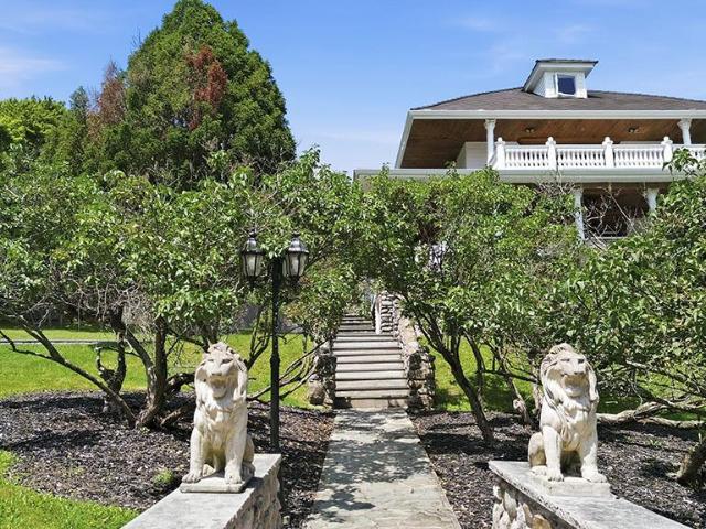 7 Lake Avenue