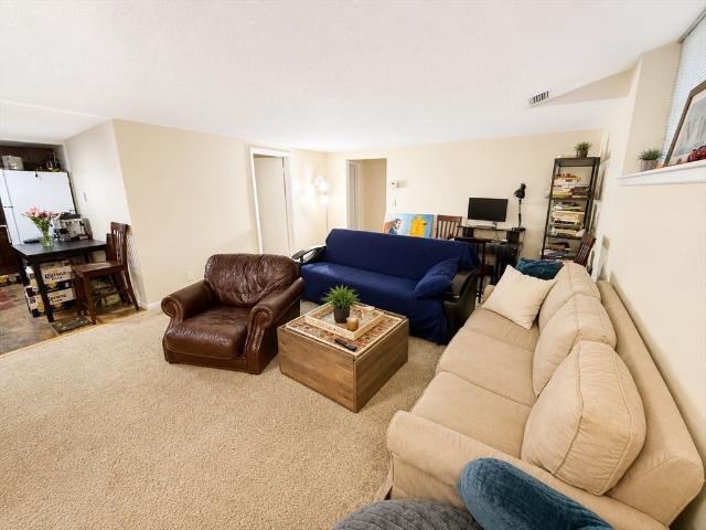 7 Lake Shore Ct Unit 2B, Boston, US, MA