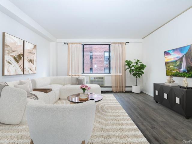 7 Lake Street 8 L