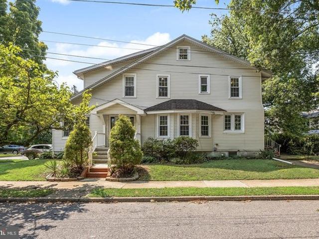 7 Lakeshore Dr, Collingswood, NJ 08108