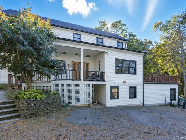 7 Landing Road