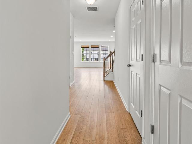 7 Larkspur Lane