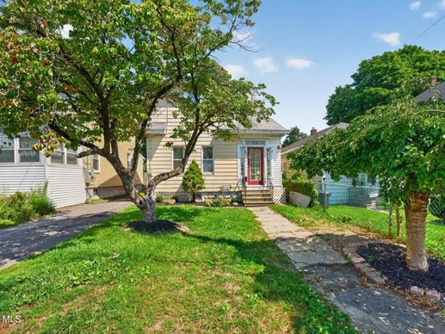 7 Lawn Ave, Albany, NY 12204