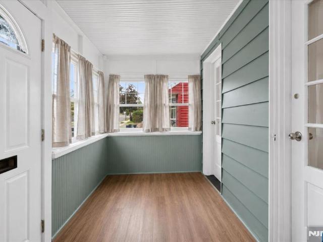 7 Laurel Place