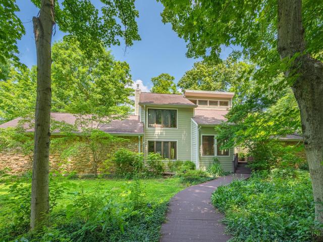 7 Laurelwood Drive
