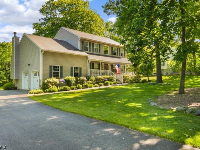 7 Lighthouse Cir