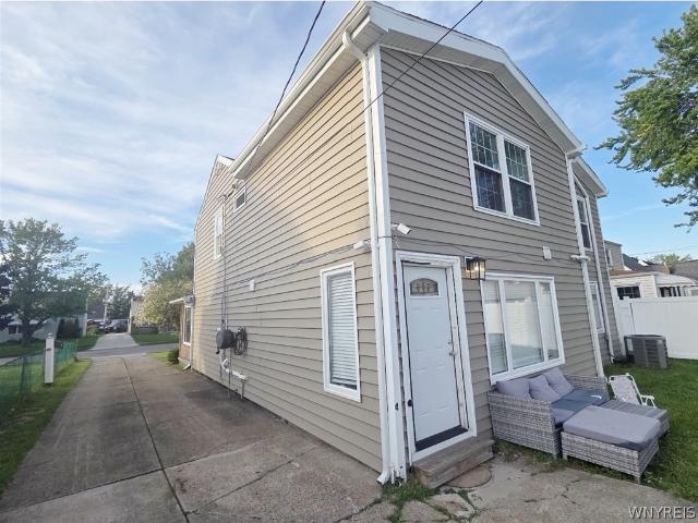 7 Lindbergh Court
