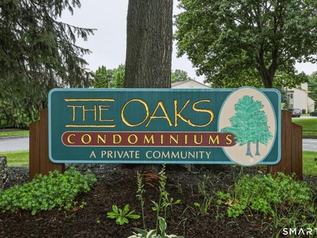 7 Little Oak Ln Unit 7, Rocky Hill, CT 06067