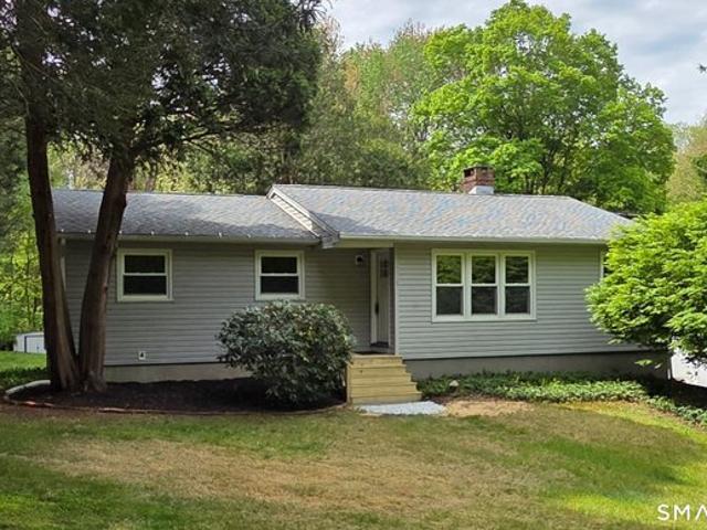 7 Longview Rd, Newtown, CT 06482