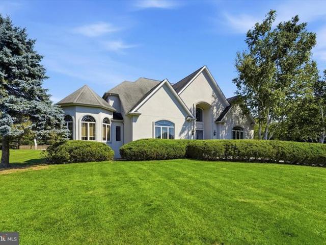 7 Longmeadow St, Newtown, PA 18940
