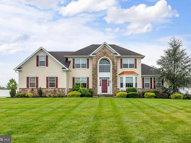 7 Palomino Cir, Mantua, NJ 08051