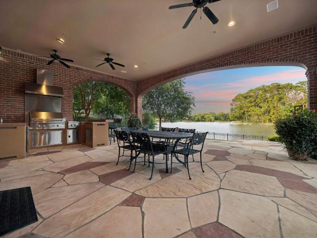 7 Paradise Point Drive