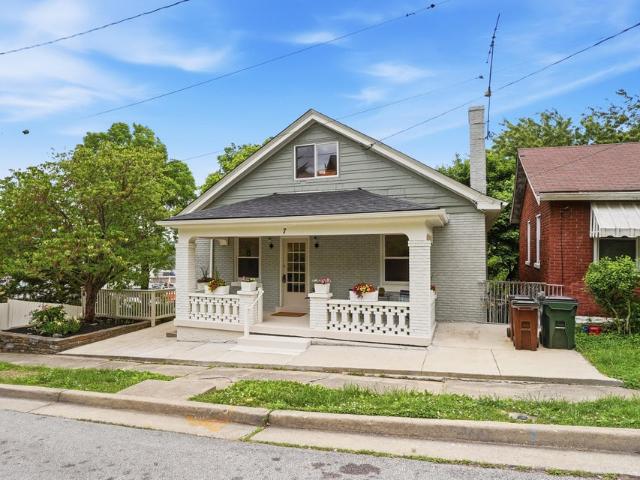 7 Parkview Avenue