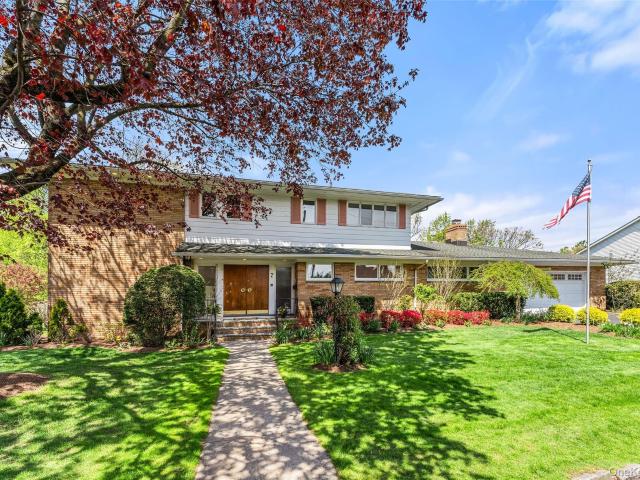 7 Parkway E, Yonkers, NY 10701 | MLS #991251 | Compass