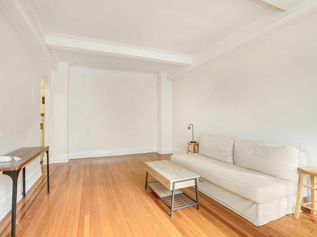7 PARK Avenue 12C