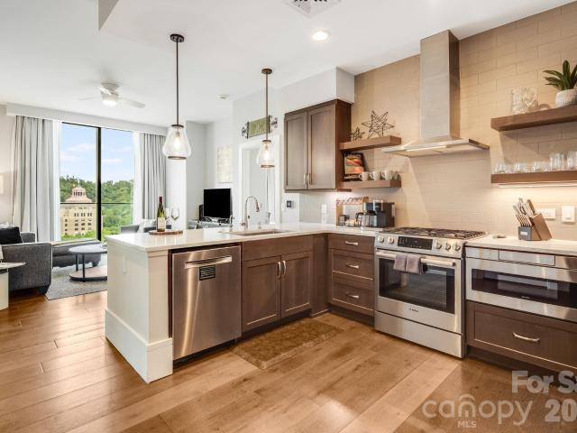 7 Patton Avenue # 1006