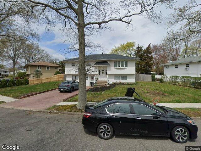 7 Pierre Dr, Commack, NY 11725