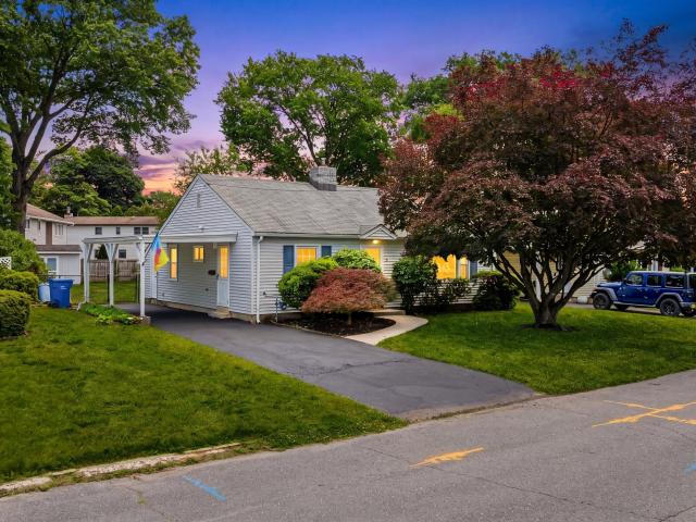 7 Pierrepont Avenue