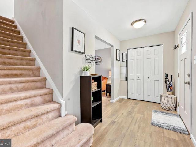 7 Pin Oak Court