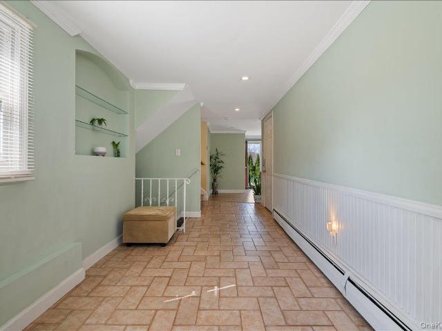 7 Plainview Road