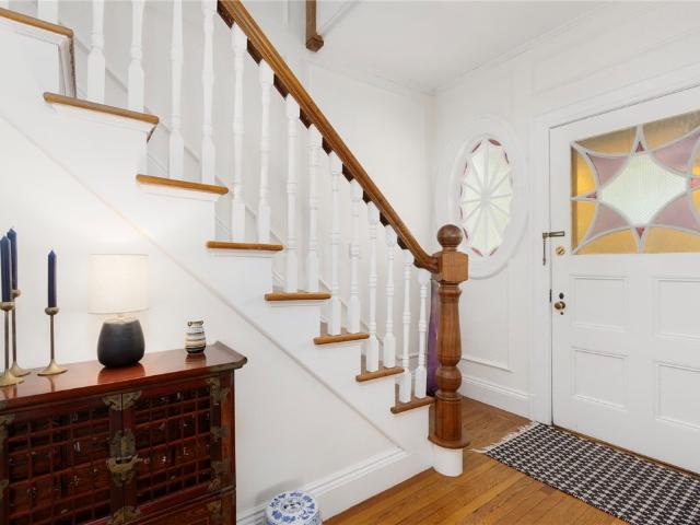 7 Prairie Avenue