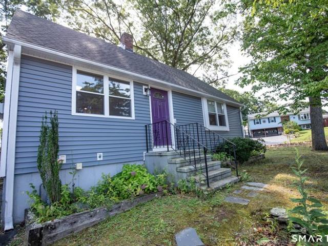 7 Raynham Rd, East Haven, CT 06512