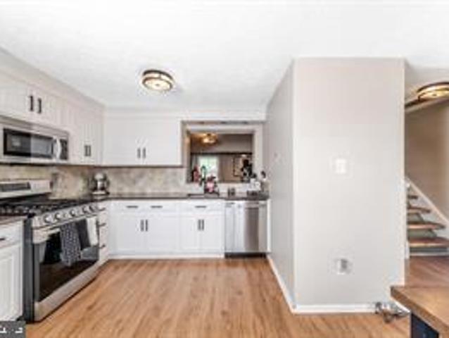 7 Redwood Court