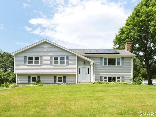 7 Rhonda Ln, North Stonington, CT 06359