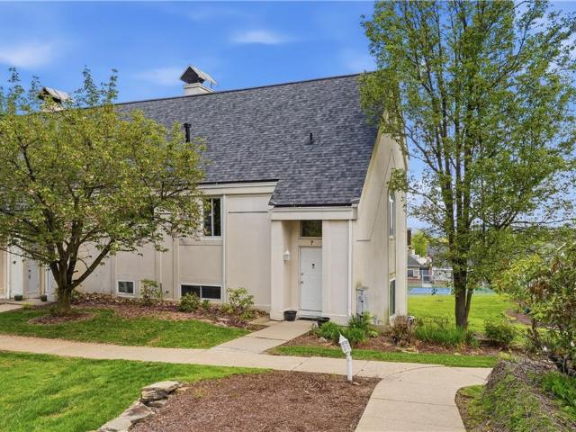 7 Ridgemead Fields Dr, Verona, PA 15147 | MLS #1749 | Compass