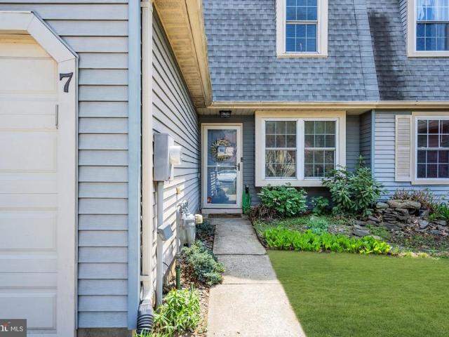 7 River Bank Drive