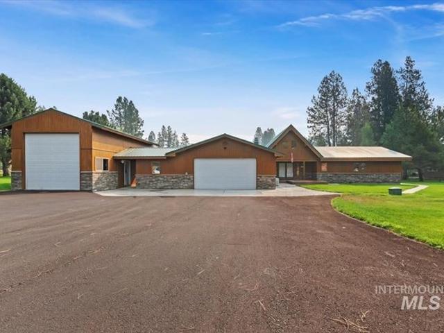 7 River Rd, Garden Valley, ID 83622
