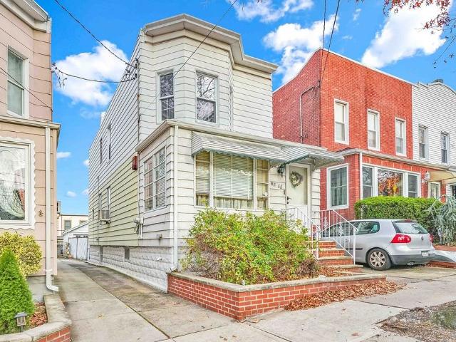 7 room luxury Detached House for sale in 62 63 60th Drive, Queensbridge Houses, Queens, New York